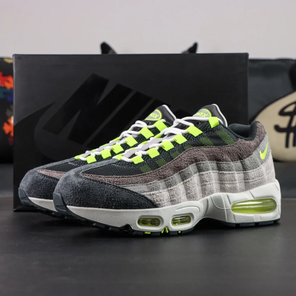 Air Max 95 Big Bubble OG Reverse Neon in Black and Grey - ETKICK Reps