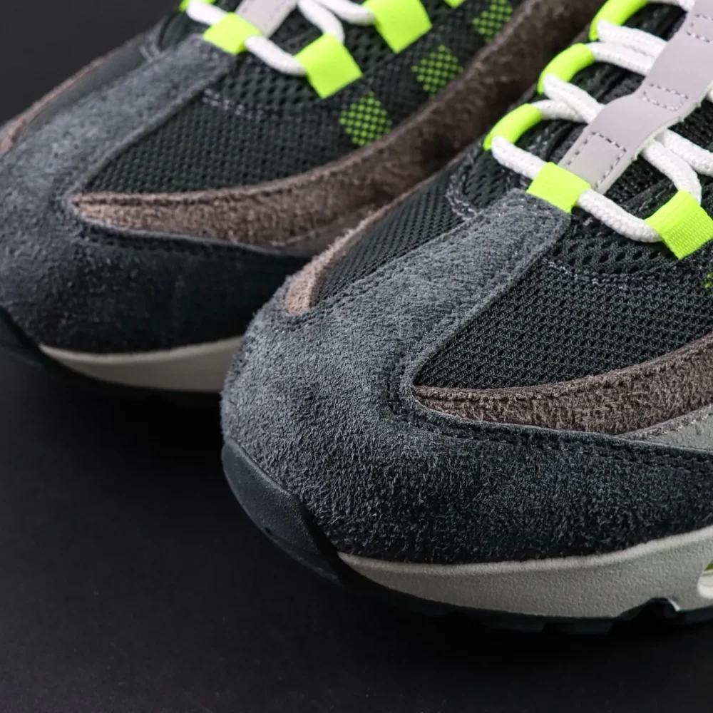 Air Max 95 Big Bubble OG Reverse Neon in Black and Grey - ETKICK Reps